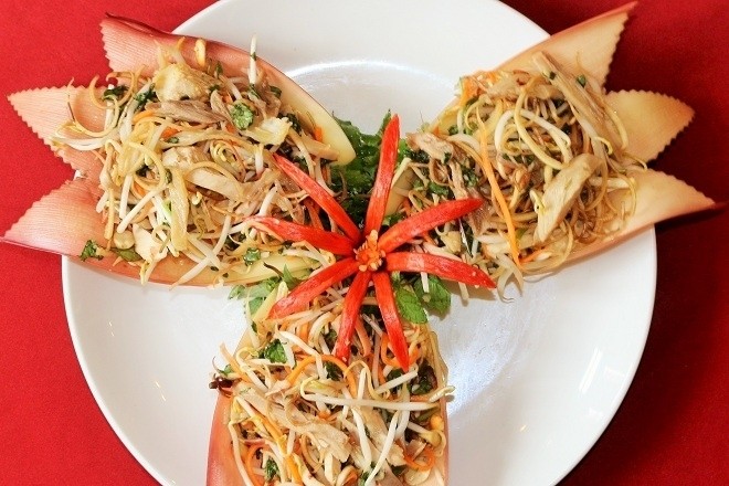 Gỏi gà hoa chuối - món ngon ăn là ghiền