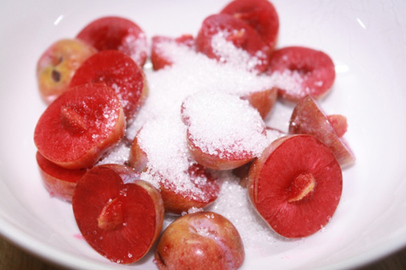 Cách làm mận ngâm đường ngon, để được lâu không bị lên men