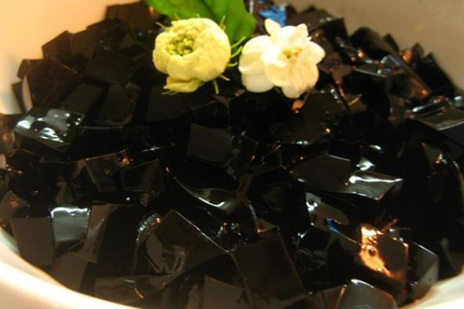 Cách làm thạch đen thơm ngon hấp dẫn