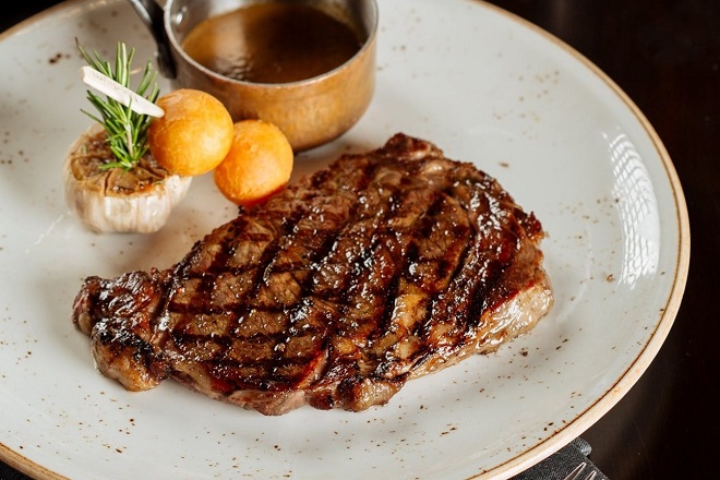 Moo Beef Steak của ai, thực đơn, giá cả và chất lượng như thế nào?