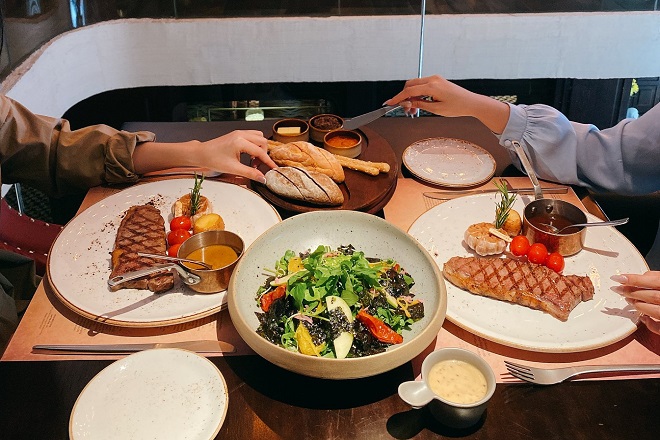 Moo Beef Steak của ai, thực đơn, giá cả và chất lượng như thế nào?